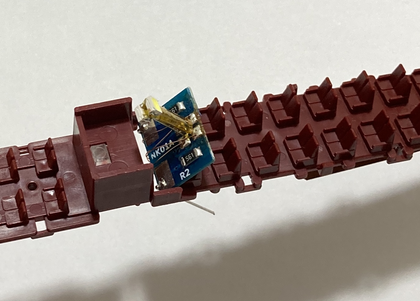 NK30 LEDライト基板 KATO 小田急 HiSE 10000形用 交換方法 | 交換方法 | クリエイト工房